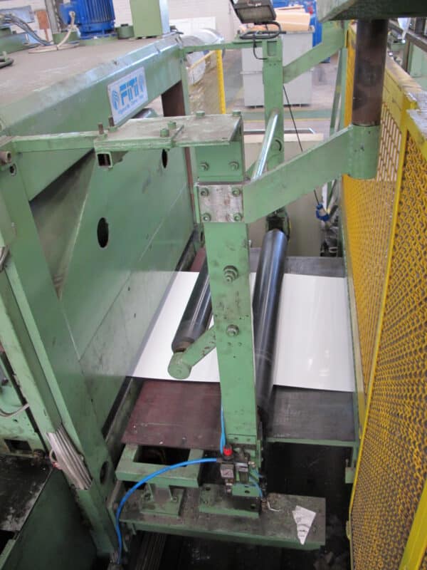 LINEA DI SPIANATURA E TAGLIO TRASVERSALE PER COILS 1500 X 2,5 mm - TESI SRL